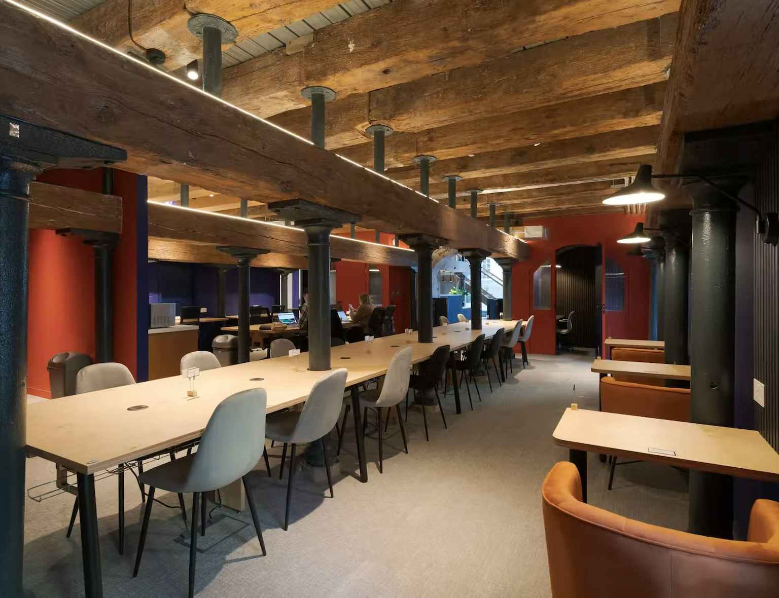 Essential Guide to Conducting a DSE Workstation Risk Assessment | FlowSpace